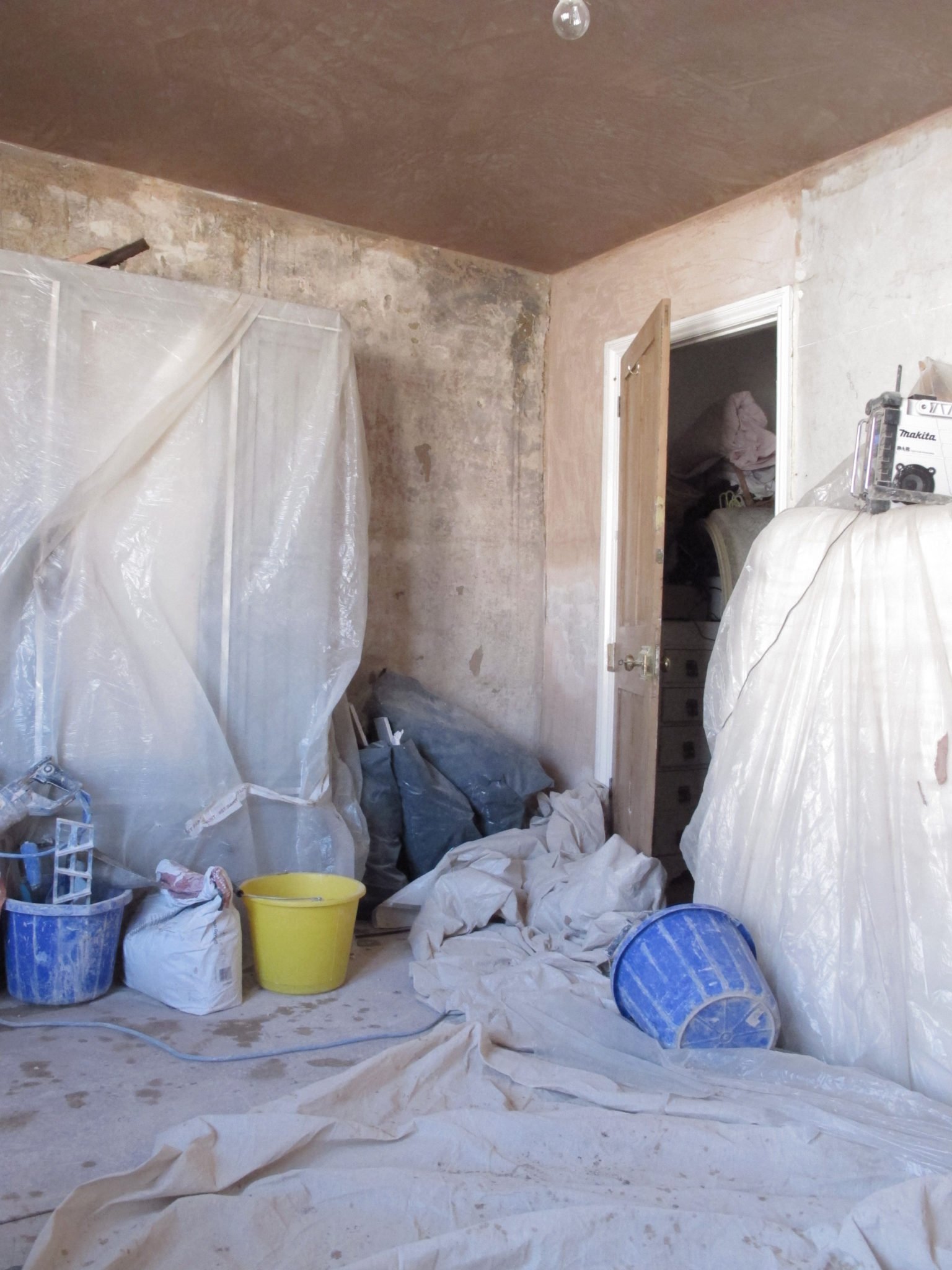 How To DIY Distressed Walls At Home | Maxine Brady