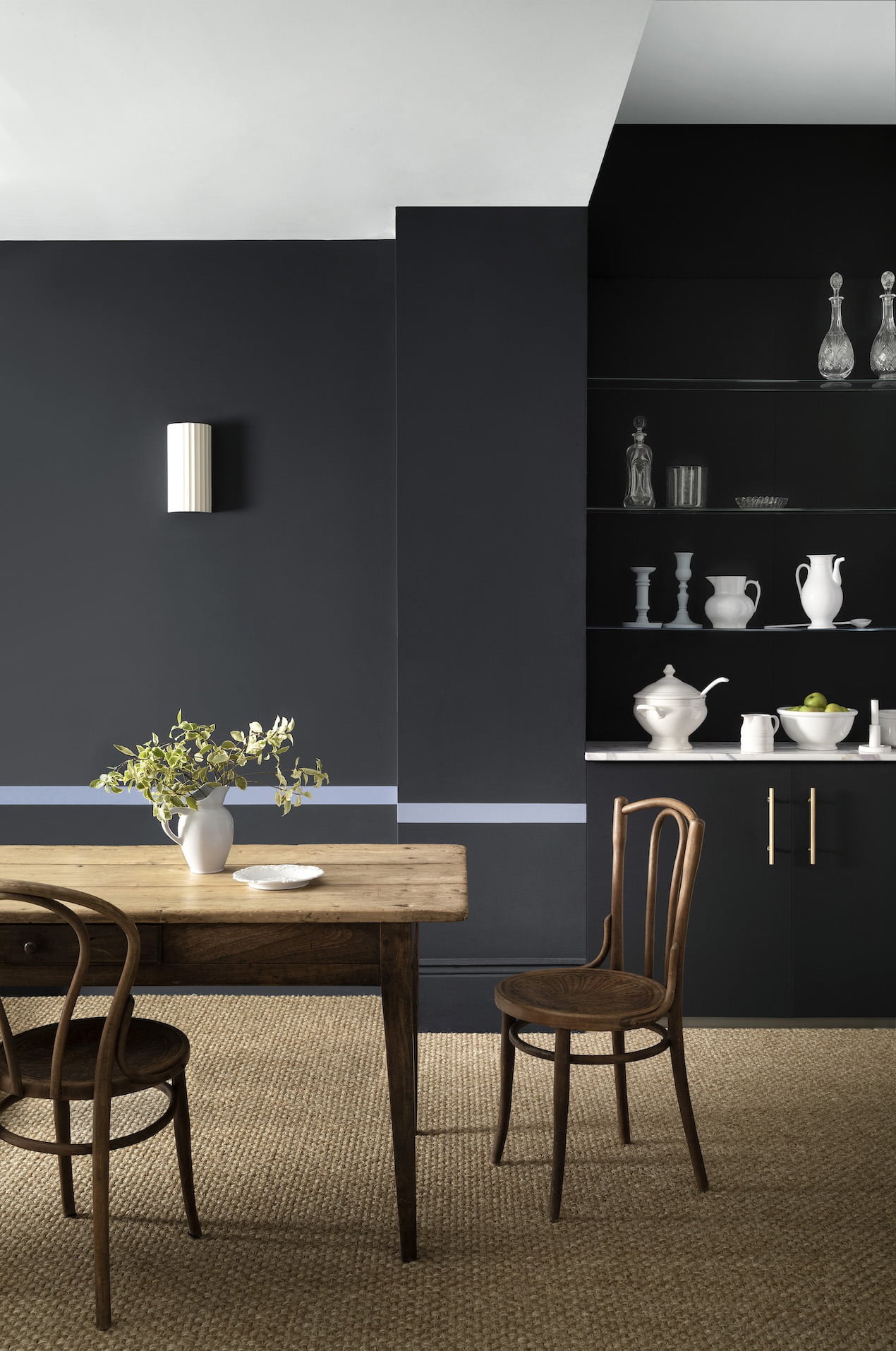11 Chic Rooms That Will Make You Want To Paint Your Walls Dark / AD ...