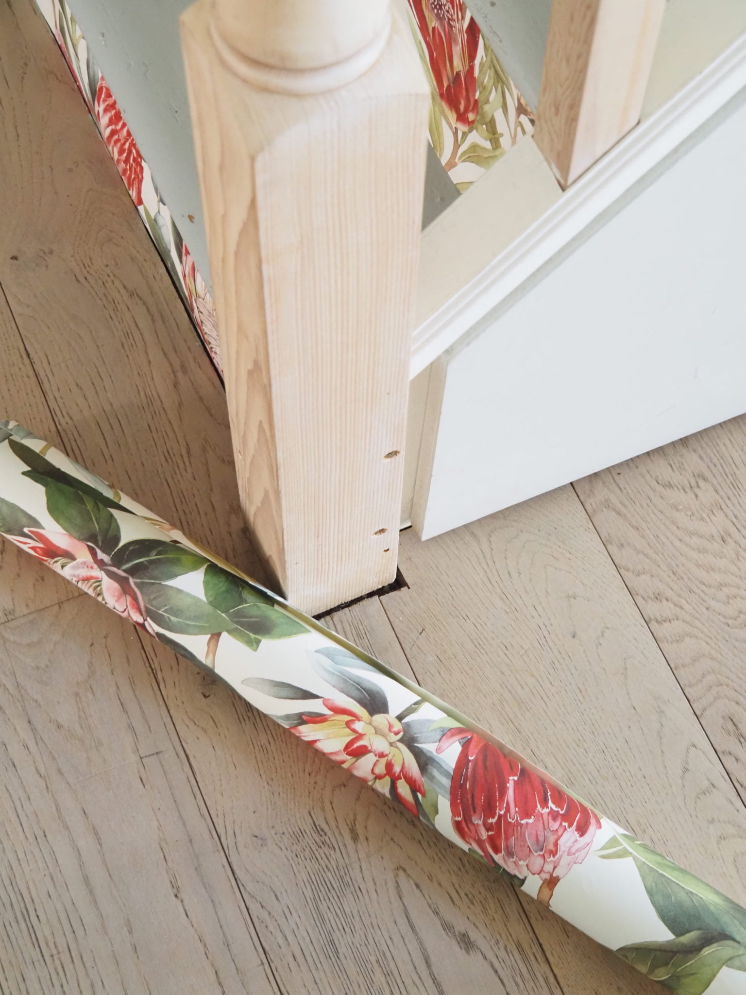 Transform Your Staircase With This Quick & Easy DIY Wallpaper Idea ...