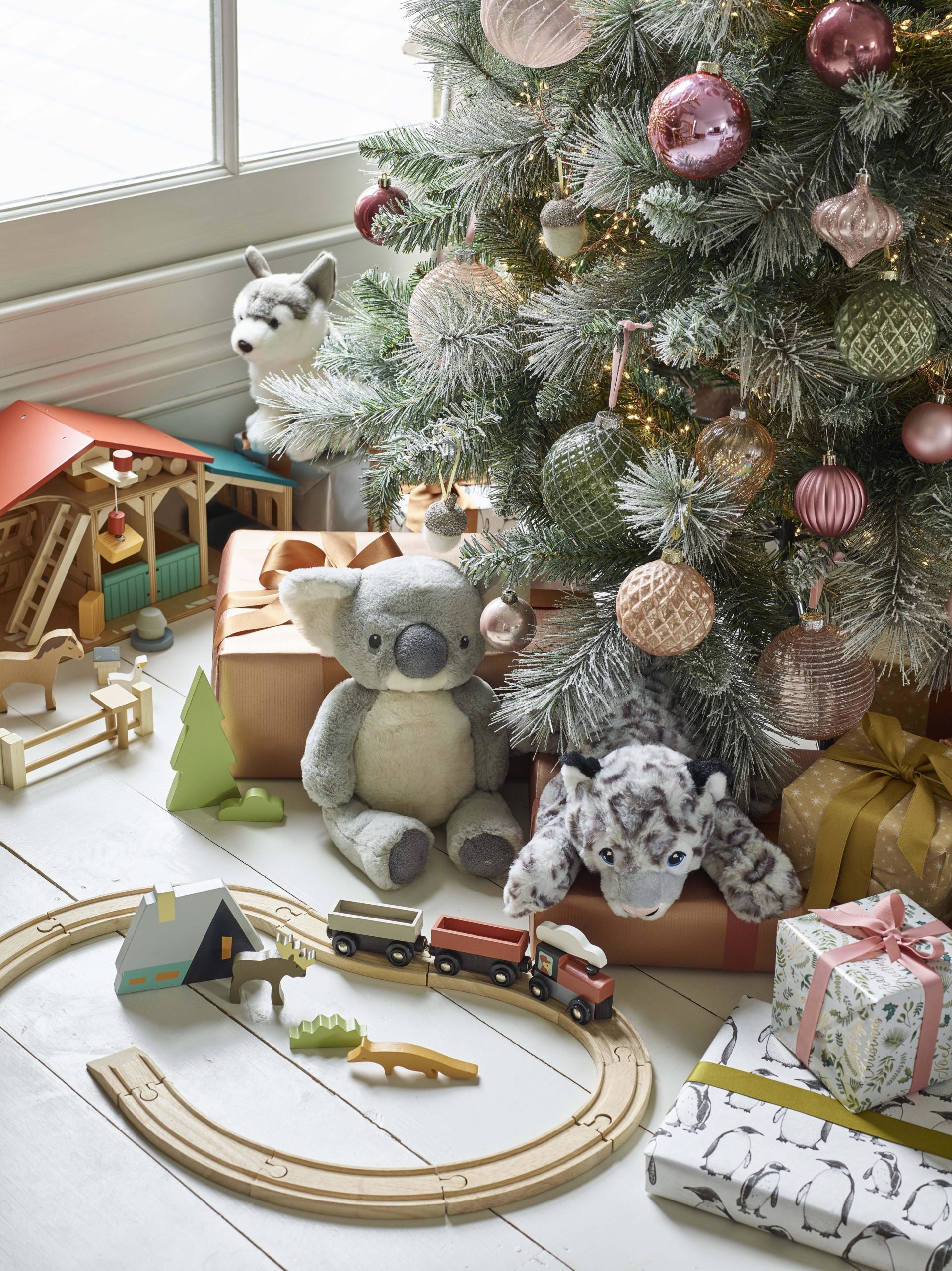 Decorate Your Christmas Tree With My 24 Expert Tips