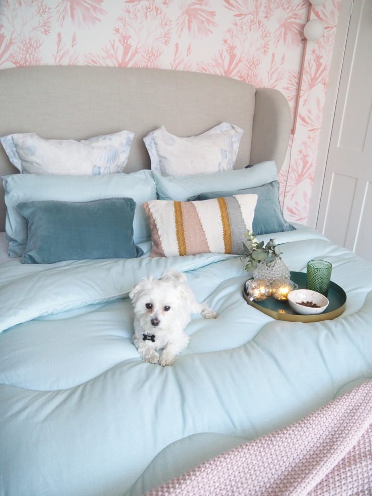9 Reasons Why Your Bedroom Needs A Coverless Duvet | Maxine Brady