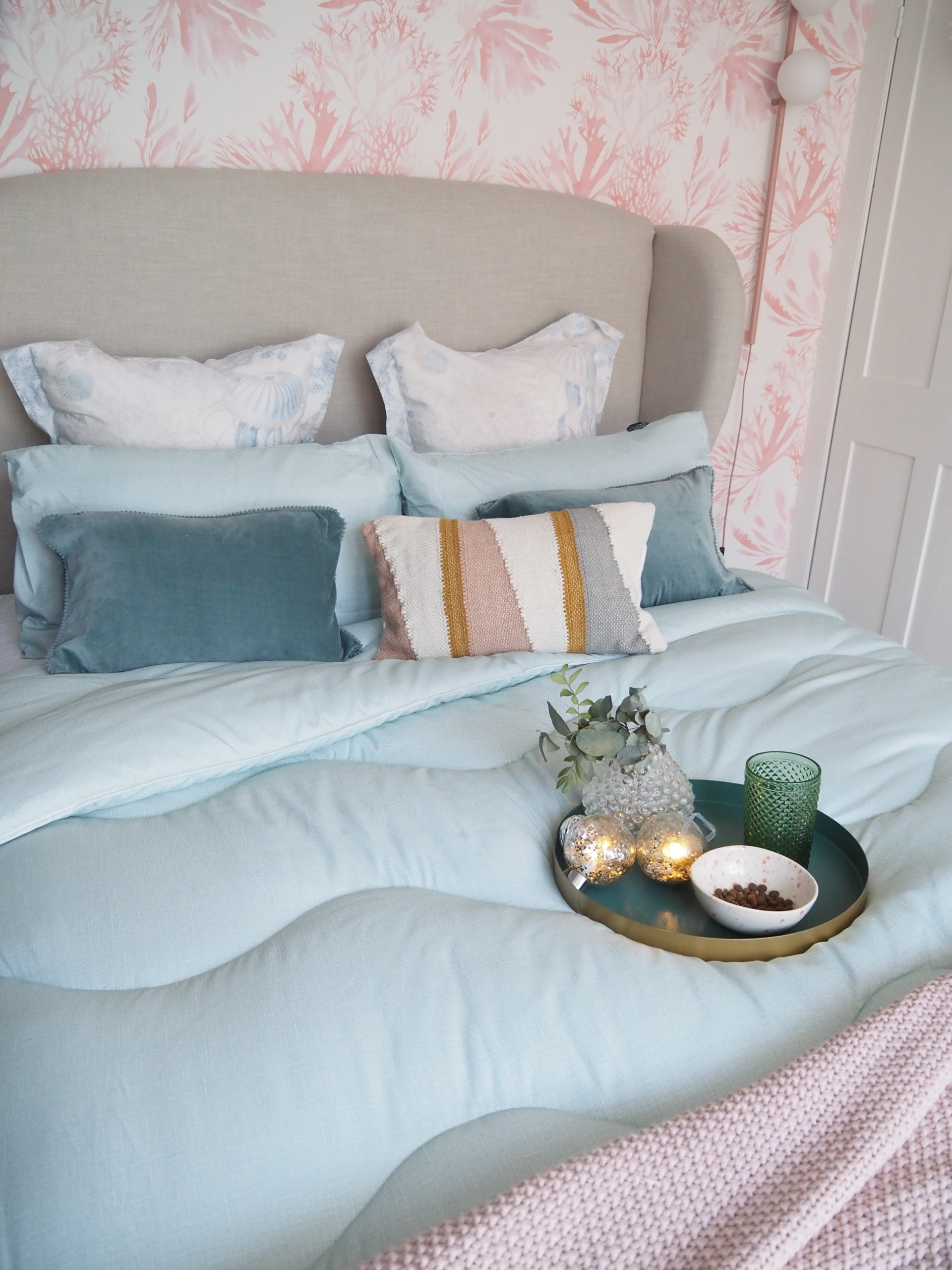 9 Reasons Why Your Bedroom Needs A Coverless Duvet | Maxine Brady